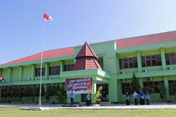 Koteka Traditional Clothing for Papuan Men in the Mountains - West ...