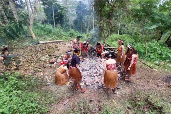 The Bauzi Tribe in Papua Has a Forest Telephone Method, No Secrets ...