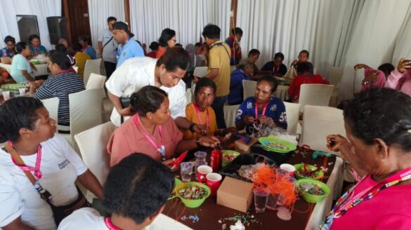 Shell craft training in Raja Ampat, empowering coastal women in Papua ...